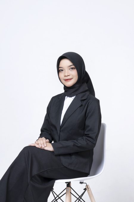 Pas Foto Kerja & Full Body di Malang - Ameltrias Photographie